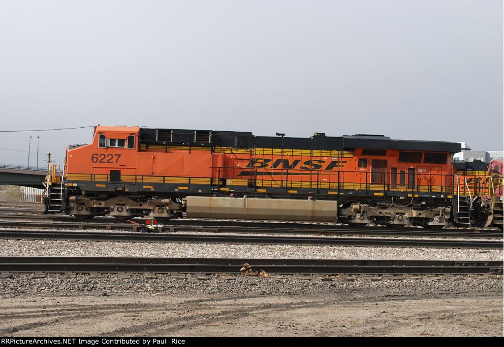 BNSF 6227